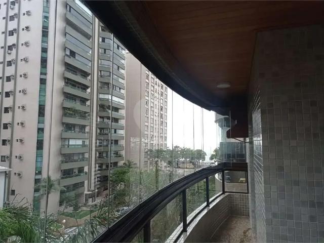Apartamento para Venda em Santos/SP Embaré 3 Quartos