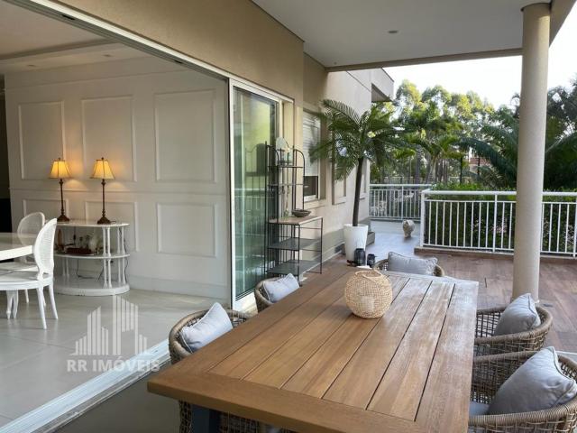 Apartamento para venda em Tamboré de 200.00m² com 3 Quartos, 3 Suítes e 3 Garagens