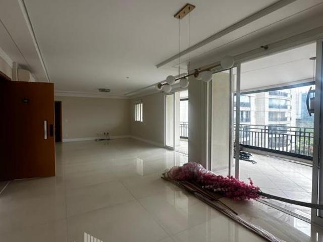 Apartamento para venda em Tamboré de 201.00m² com 3 Quartos, 3 Suites e 3 Garagens