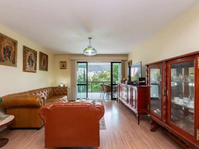 Apartamento para Venda em Teresópolis/RJ Alto 3 Quartos