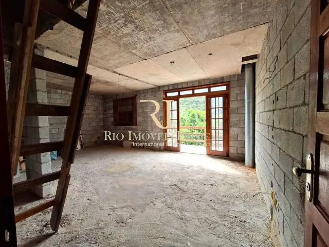 Apartamento para Venda em Teresópolis/RJ Albuquerque 3 Quartos