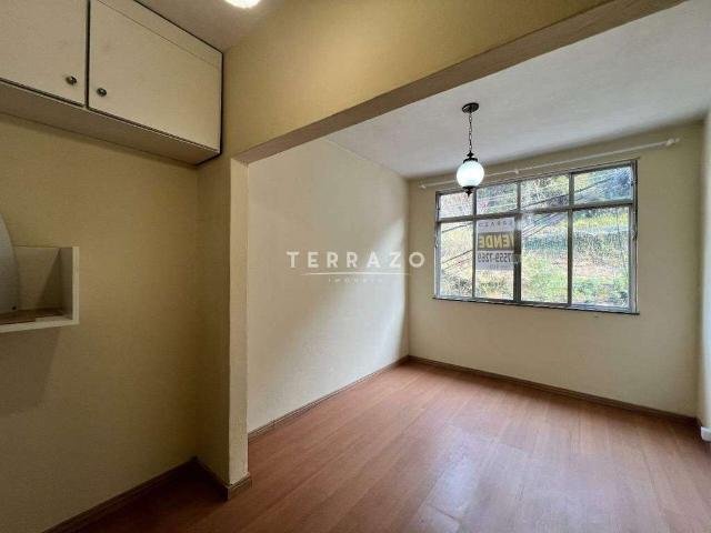 Apartamento para Venda em Teresópolis/RJ São Pedro 1 Quartos