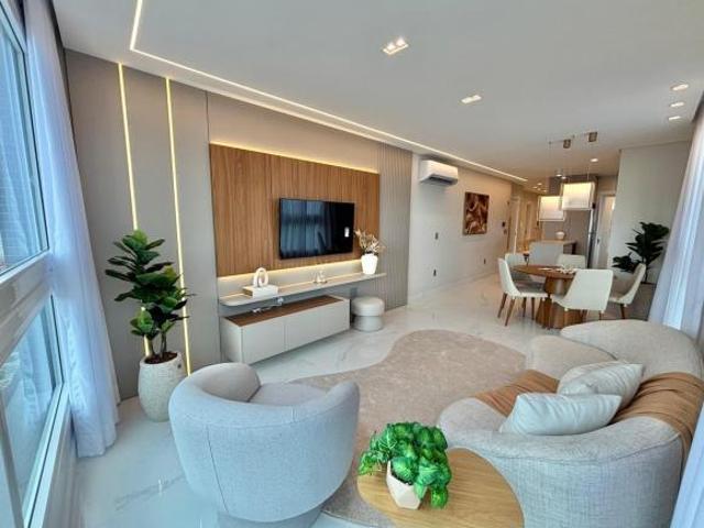 Apartamento para Venda em Tramandaí, Centro, 2 dormitórios, 2 suítes, 3 banheiros, 1 vaga