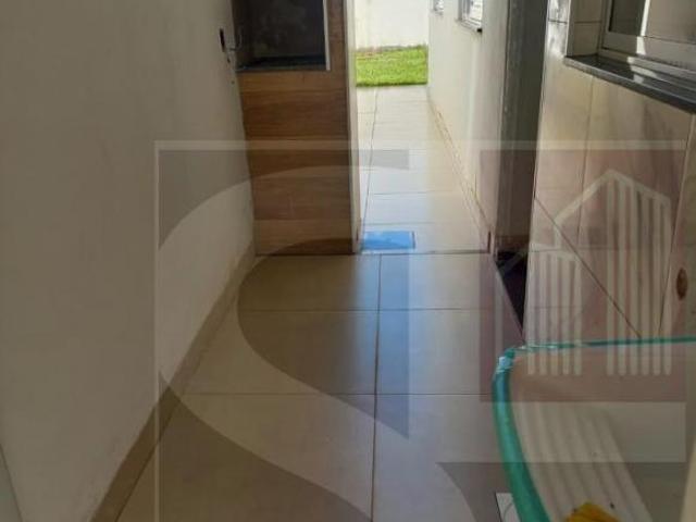 Casa para Venda em Uberlândia, Laranjeiras, 3 dormitórios, 1 suíte, 2 banheiros, 3 vagas