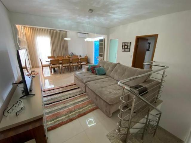Apartamento para Venda em Uberlândia/MG 3 Dorm. 198 m2 Área Útil