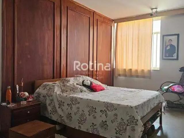 Apartamento para Venda em Uberlândia/MG Centro 5 Quartos