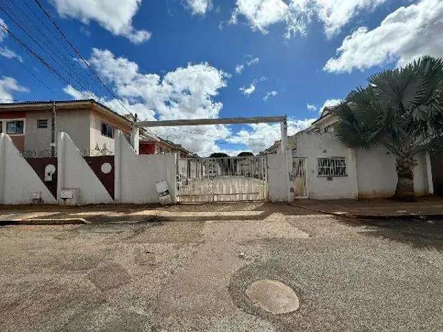 Apartamento para Venda em Valparaíso de Goiás/GO Setor de Chácaras Anhangüera C 2 Quartos