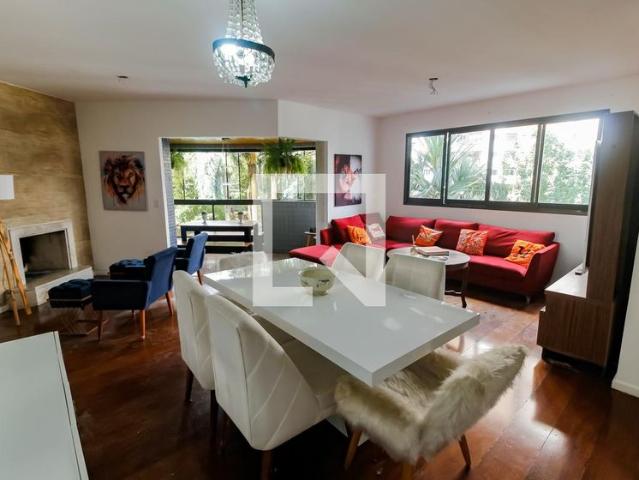 Apartamento para venda em Vila Andrade em São Paulo São Paulo de 200.00m² com 4 Quartos, 2 Suítes e 3 Garagens