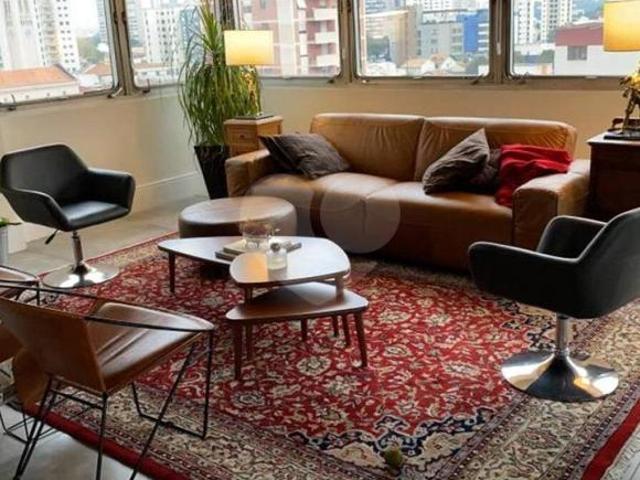 Apartamento para venda em Vila Assunção de 250.00m² com 4 Quartos, 1 Suite e 2 Garagens