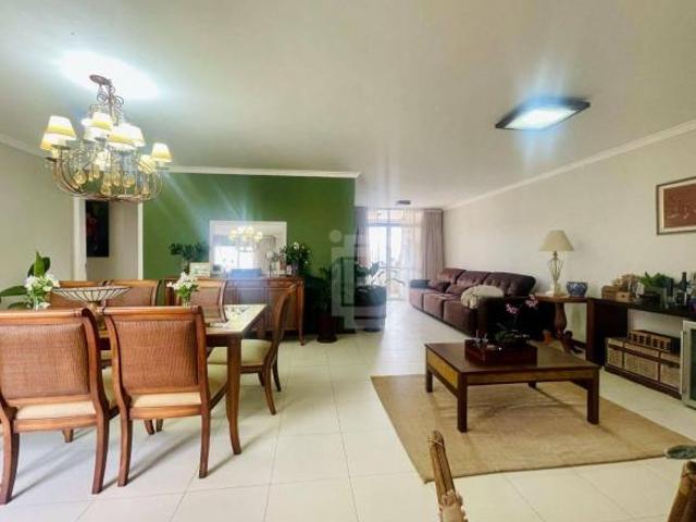 Apartamento para venda em Vila Boaventura de 180.00m² com 3 Quartos, 1 Suite e 2 Garagens