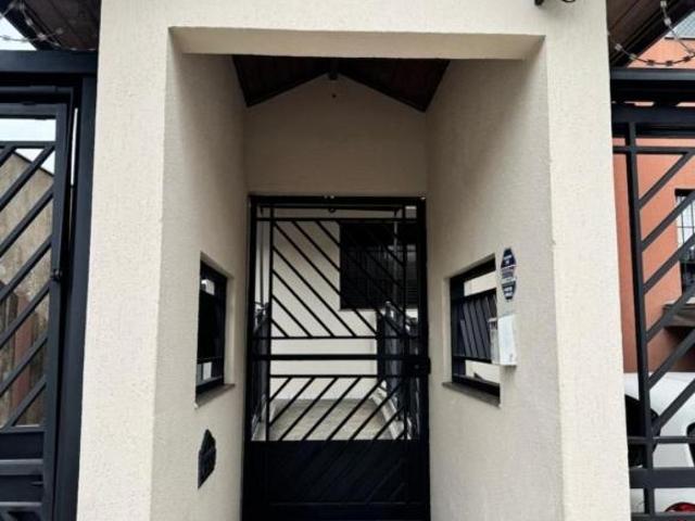 Apartamento para venda em Vila Barão de 95.00m² com 3 Quartos, 1 Suite e 2 Garagens