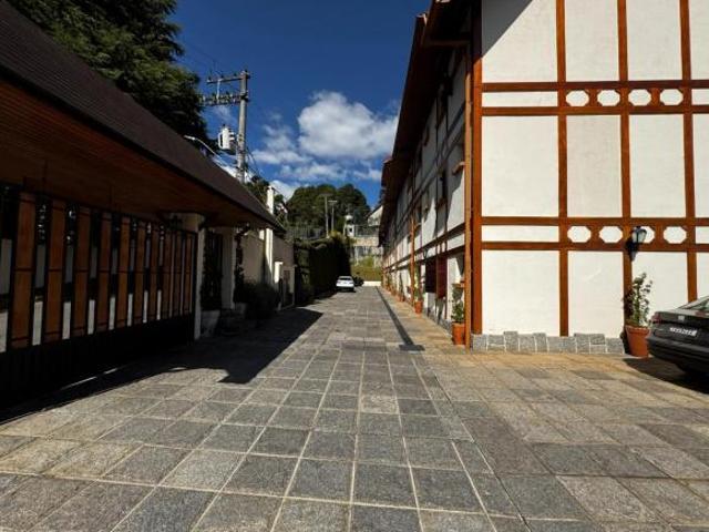 Apartamento para venda em Vila Inglesa com 4 quartos, sendo 1 suíte, 176m²