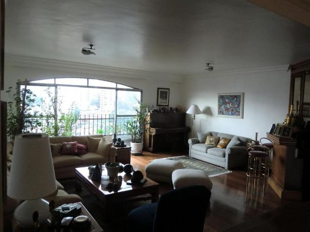 Apartamento para venda em Vila Morumbi em São Paulo São Paulo de 206.00m² com 4 Quartos, 3 Suítes e 4 Garagens