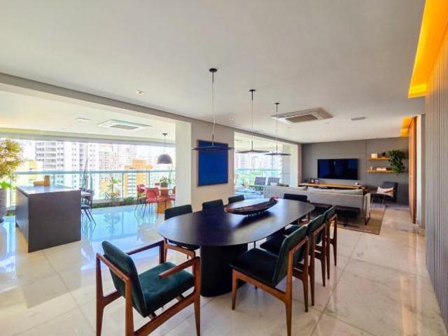 Apartamento para venda em Vila Mariana com 4 quartos, sendo 4 suítes, 215m²
