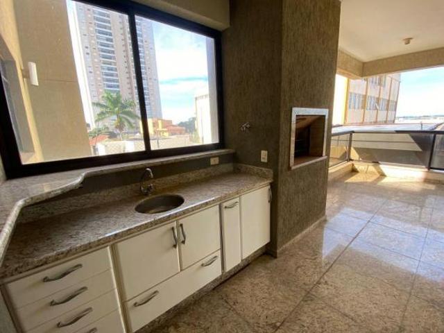 Apartamento para venda em Vila Mendonça de 169.00m² com 3 Quartos, 1 Suite e 2 Garagens