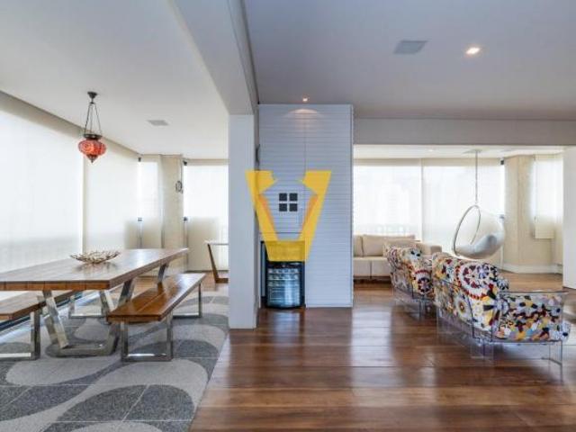 Apartamento para venda em Vila Nova Conceição com 3 quartos, sendo 3 suítes, 180m²