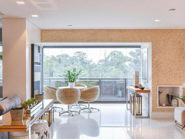 Apartamento para venda em Vila Nova Conceição com 3 quartos, sendo 3 suítes, 244m²