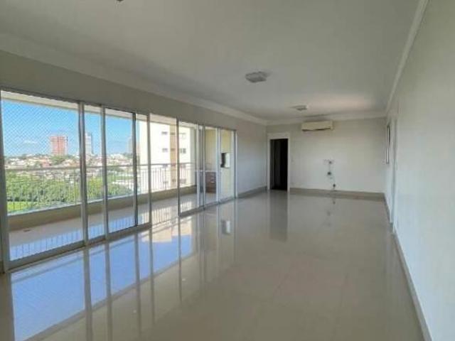 Apartamento para venda em Vila Santo Antônio de 190.00m² com 3 Quartos, 3 Suites e 3 Garagens