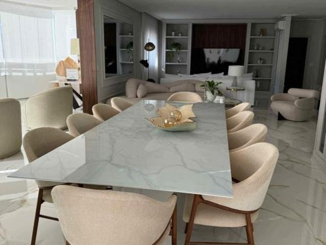 Apartamento para venda em Vila Sinibaldi de 360.00m² com 4 Quartos, 1 Suite e 2 Garagens
