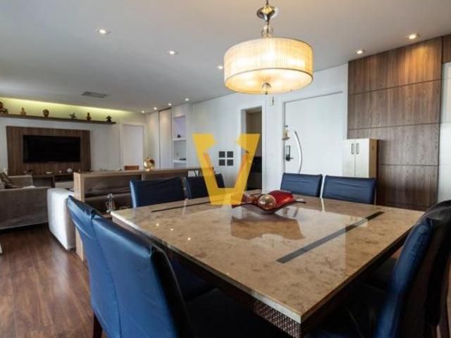 Apartamento para venda em Vila Romana com 4 quartos, sendo 3 suítes, 177m²