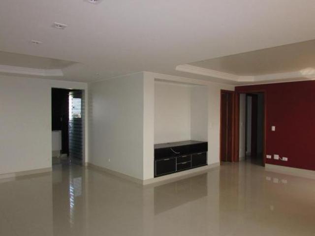 Apartamento para venda em Vila Rezende de 171.00m² com 3 Quartos, 1 Suite e 2 Garagens