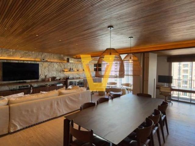 Apartamento para venda em Vila Uberabinha com 2 quartos, sendo 2 suítes, 175m²