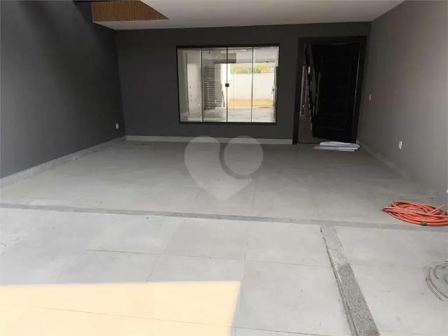 Apartamento para Venda em Volta Redonda/RJ Jardim Belvedere 3 Quartos