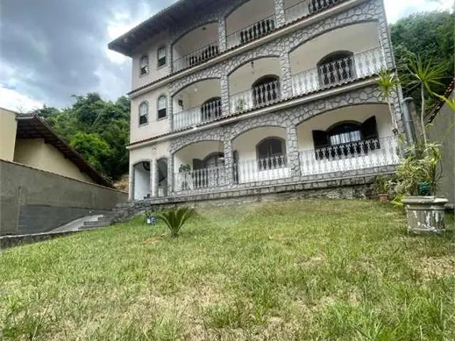 Apartamento para Venda em Volta Redonda/RJ Sessenta 4 Quartos