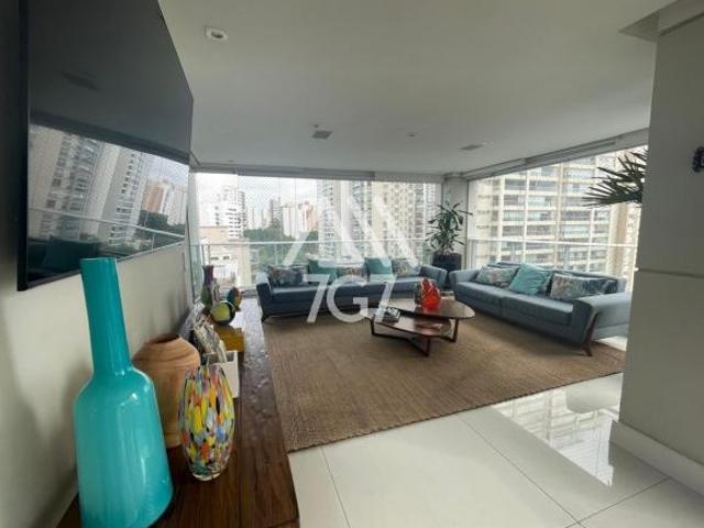 APARTAMENTO PARA VENDA e/ou LOCAÇÃO NO CAMPO BELO: 3 SUÍTES, 5 VAGAS, 380m²