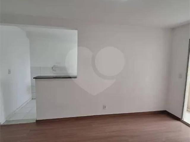 Apartamento para venda possui 50 metros quadrados com 2 quartos