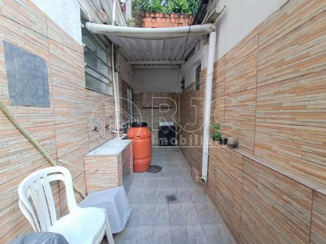 Apartamento para venda possui 60 metros quadrados com 2 quartos