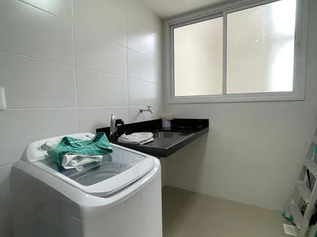 Apartamento para venda possui 100 metros quadrados com 3 quartos em Centro Guarapari ES