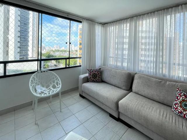 Apartamento para venda possui 240 metros quadrados com 5 quartos