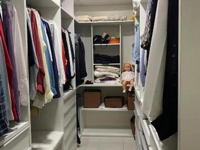 Apartamento para venda possui 300 metros quadrados com 4 quartos em Copacabana Rio de Janeiro RJ