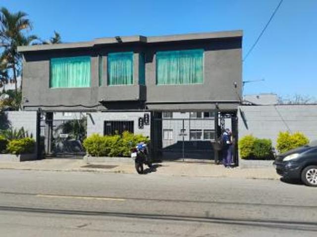 Apartamento para Venda por R$230.000,00 e Aluguel á R$1.300,00/Mês com 49m², 2 dormitórios, 1 vaga e 1 banheiro Itaquera, São paulo / SP