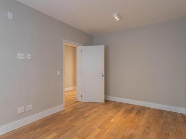 Apartamento para Venda por R$2.200.000,00 com 206m², 2 vagas, 1 suite e 3 banheiros Higienopolis