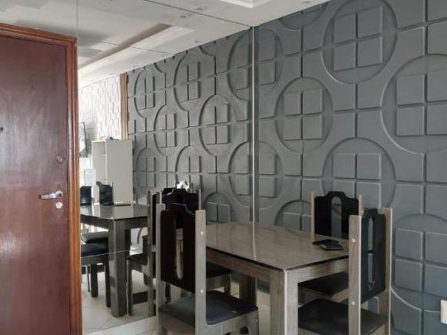 Apartamento para Venda por R$320.000,00 com 77m², 1 dormitório, 1 vaga e 1 banheiro Vila tupi, Pr