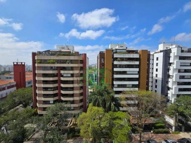 Apartamento para Venda Reformado no Alto da Lapa