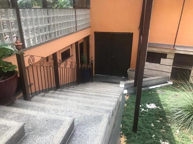 Apartamento para venda tem 790 metros quadrados com 5 quartos em Alto da Lapa São Paulo SP
