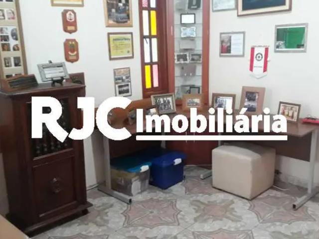 Apartamento para venda tem 264 metros quadrados com 4 quartos em Maracanã Rio de Janeiro RJ