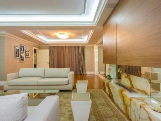 Apartamento para venda tem 385 metros quadrados com 3 quartos em República SP