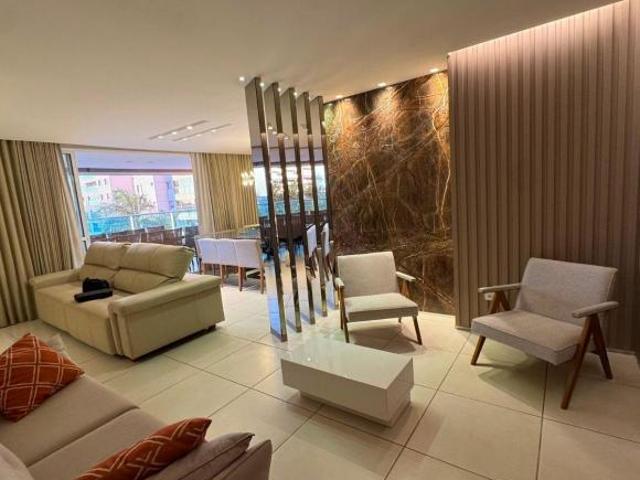 04 Quartos, 180m2, 02 Suítes e 02 Semi, reformado, Varanda Gourmet, Península lazer e Urbanismo