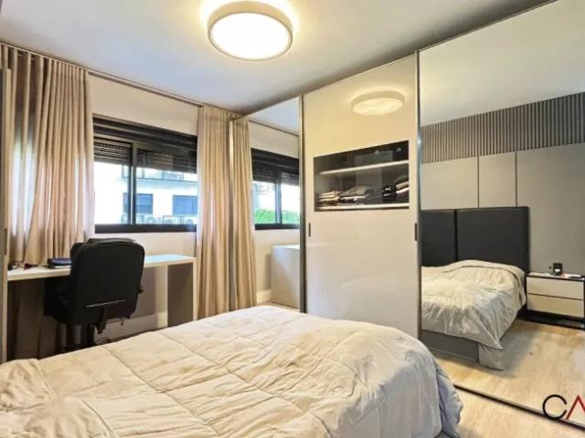 Apartamento para Venda 100.09m², 3 dormitórios, sendo 3 suites, 2 vagas Menino Deus
