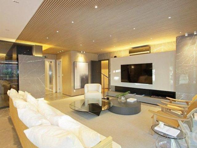 Apartamento para Venda 230m², 3 dormitórios, sendo 3 suites, 3 vagas Petrópolis