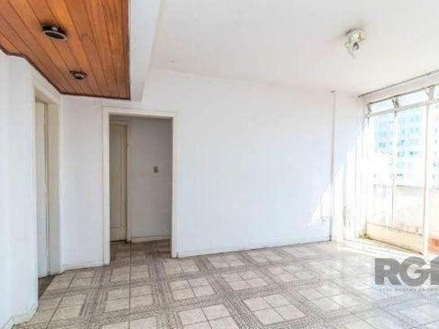 Apartamento no Centro de 3 dormitórios DESOCUPADO