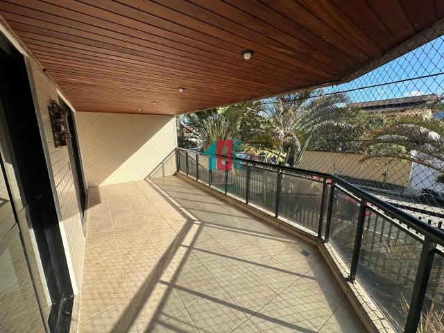 Apartamento para venda/aluguel com 3 quartos em Recreio dos Bandeirantes com 200m²
