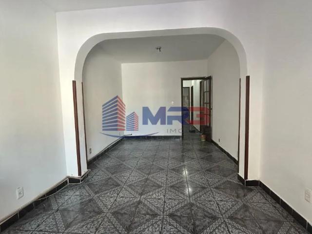 Apartamento para venda/aluguel com 3 quartos em Taquara com 180m²