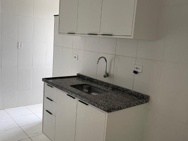 Apartamento para Venda/Aluguel com 3 quartos por R$ 400.000