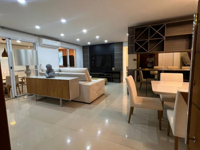 Apartamento para Venda/Aluguel com 3 quartos, 140 m² por R$ 2.300.000