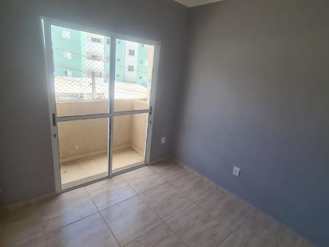 Apartamento para Venda/Aluguel com 3 quartos, 79 m² por R$ 400.000